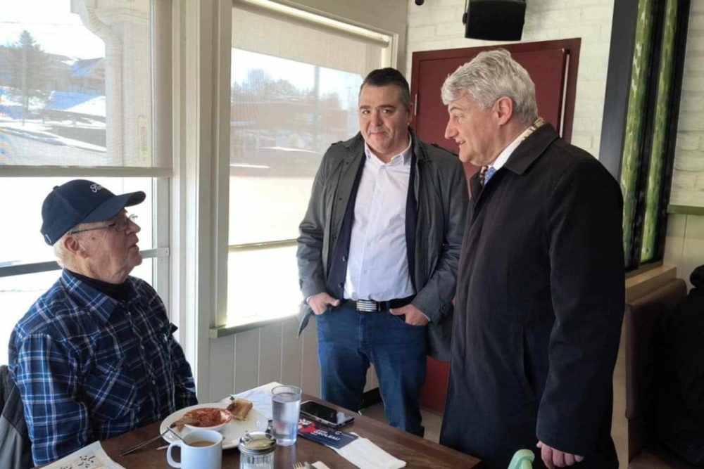 Élections fédérales : Gérard Deltell donne son appui à Jason Groleau ...